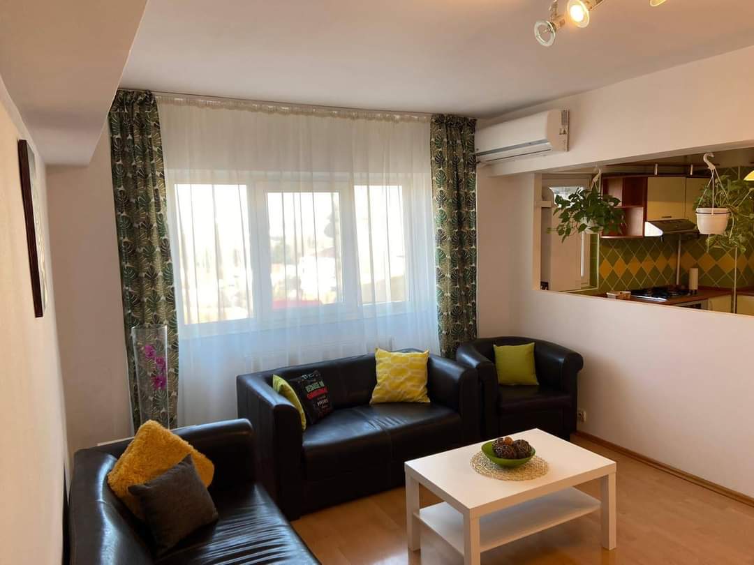 roomdesigner.ai | Transform your room with AI